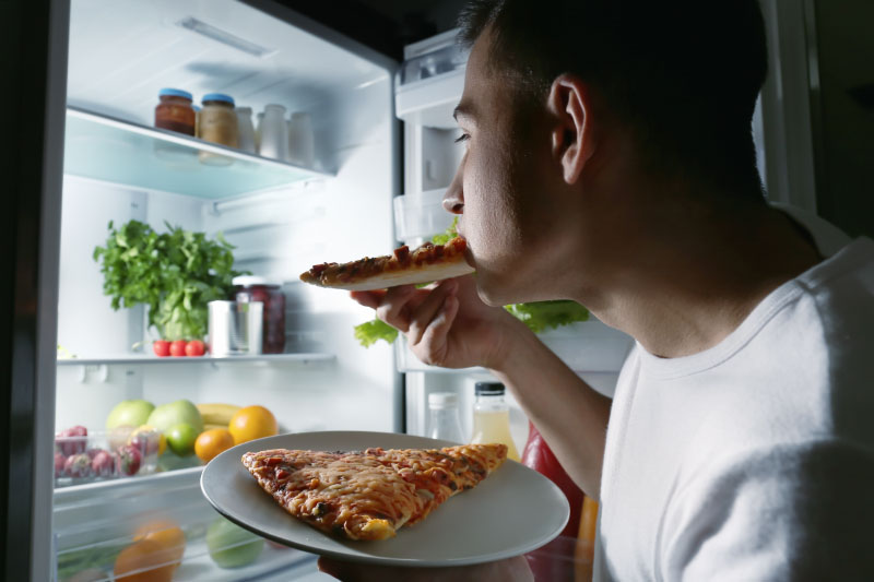 What Happens To Your Body When Eating Late At Night? - School Drillers