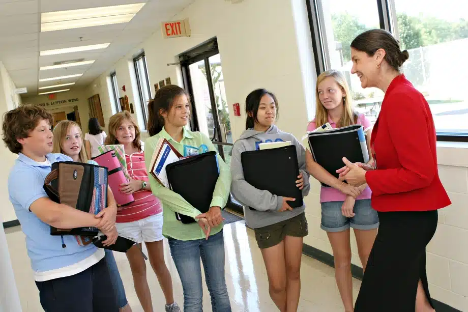 10 Ways to Show Respect in School as a Student - School Drillers