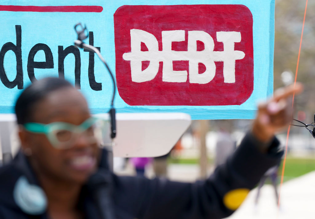 Gender That Has The Most Student Loan Debt? - School Drillers